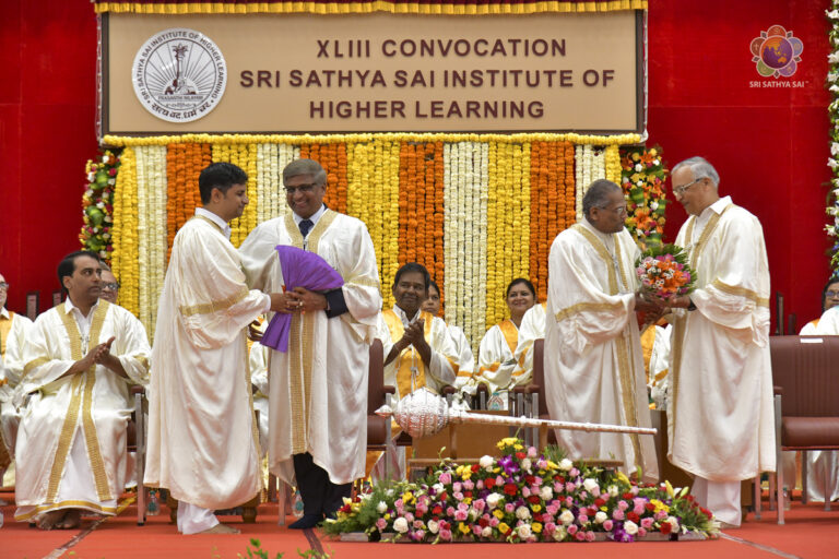 SSSIHL Annual Convocation – 2024 – Sri Sathya Sai Institute of Higher ...